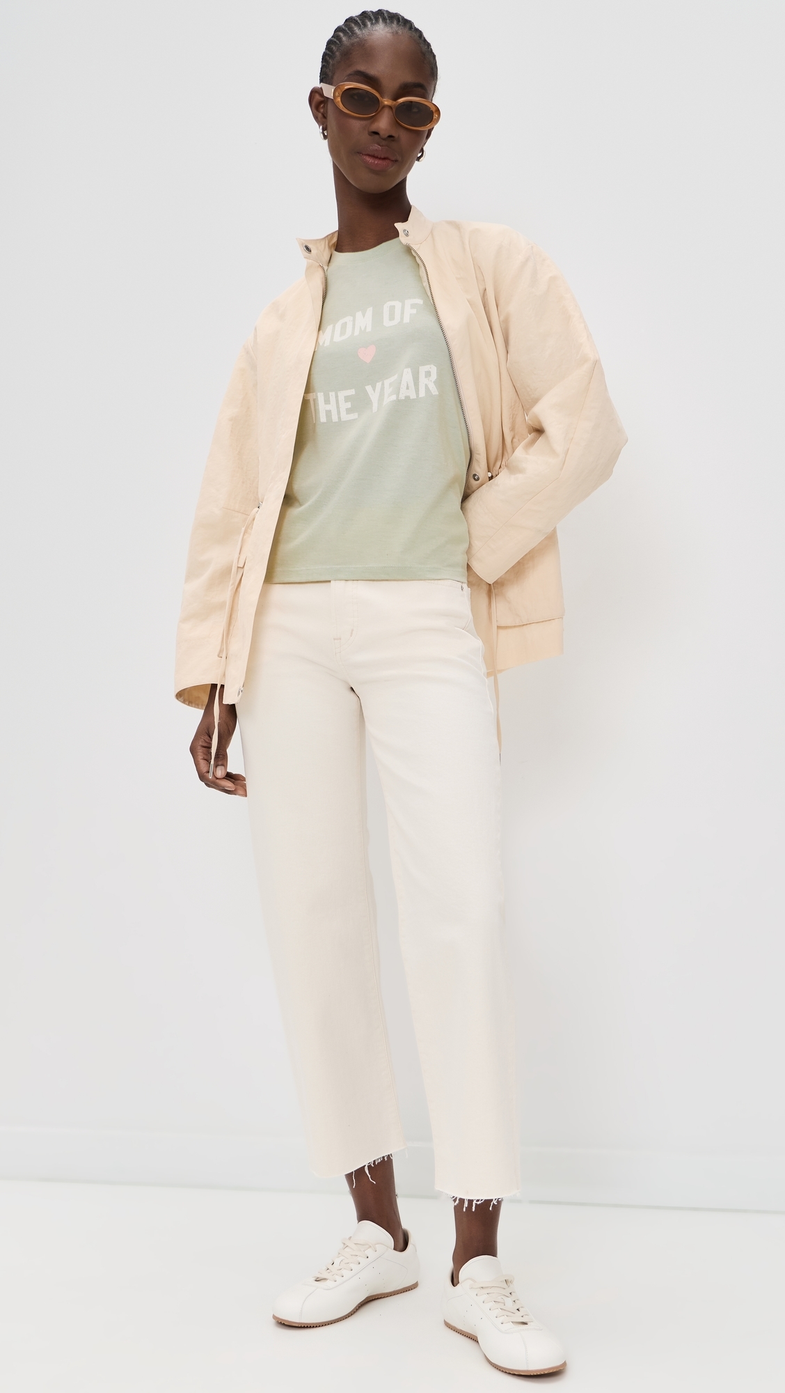 FAVORITE DAUGHTER Mom of The Year Tee